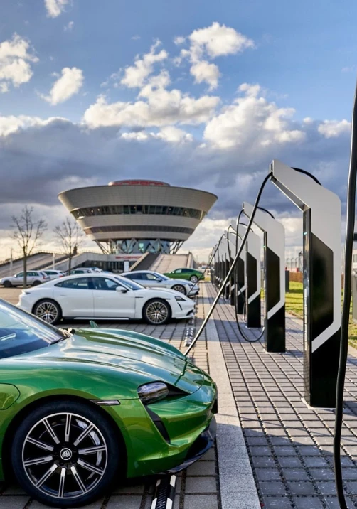 Best Corporate Car Rental | Luxury Car Rental for Corporate Travel